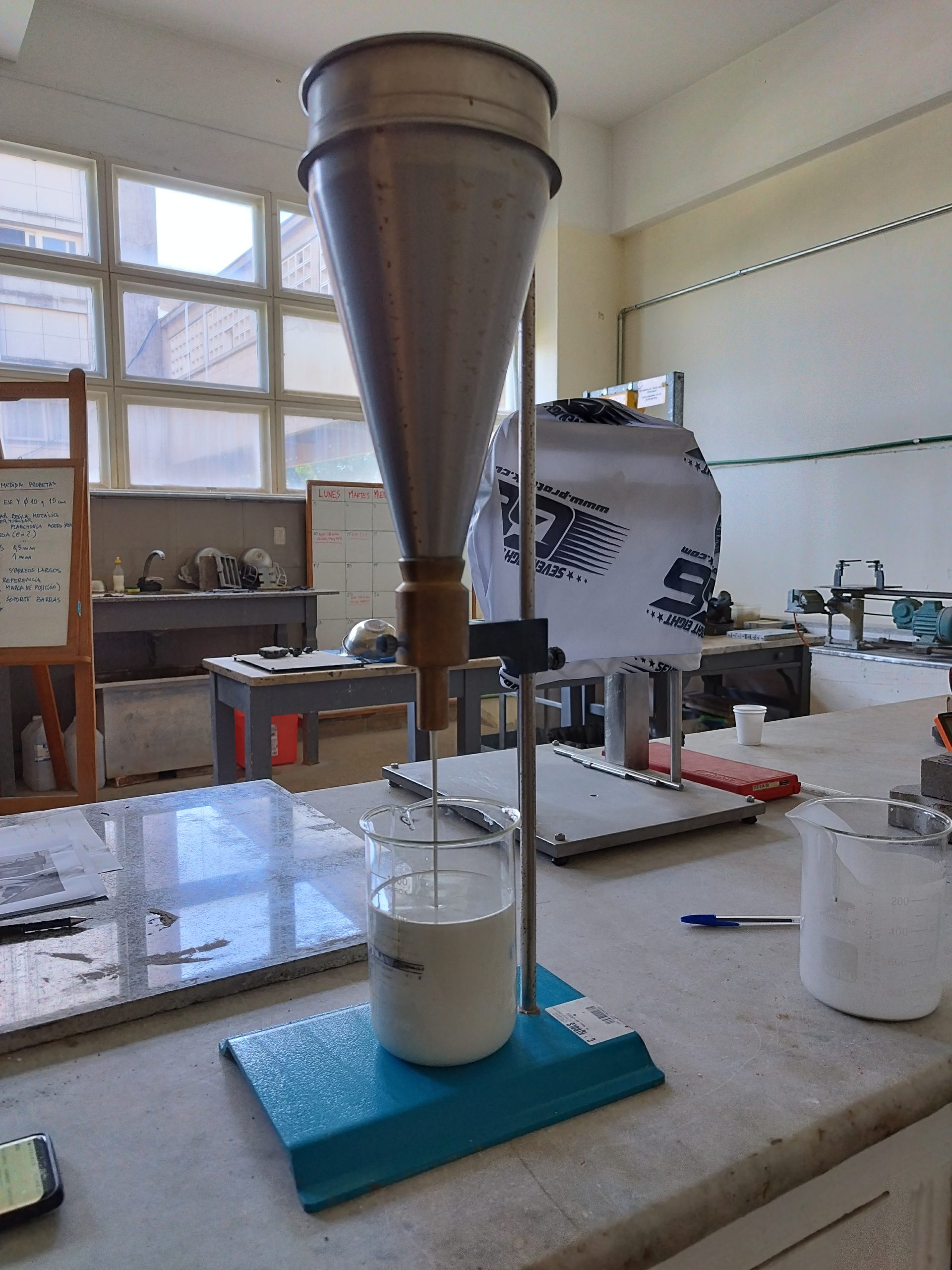 Hormigón coloreado - Revista Construcción » Revista Construcción